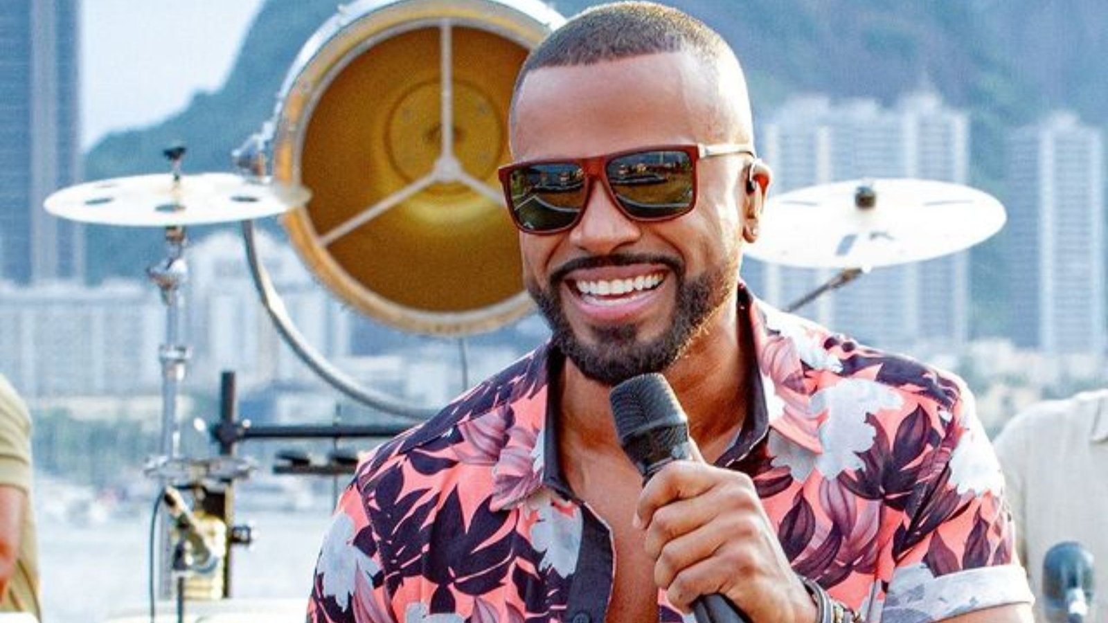 Show de Alexandre Pires celebra 233 anos de Barbacena - Radio 93FM